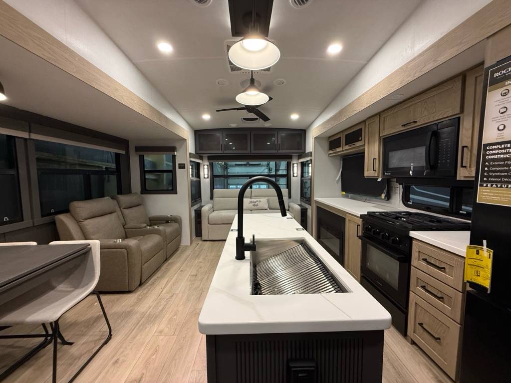 Rockwood Signature 361RLS 2026 - VR Club Direct